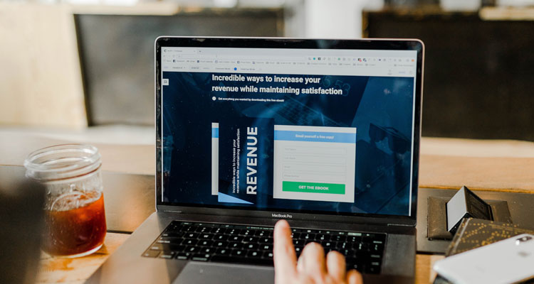 Financial Data Sync Tool | Microsoft .Net Web & Desktop Development